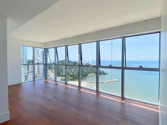 Apartamento para Venda em Balneário Camboriú/SC Centro 5 Quartos