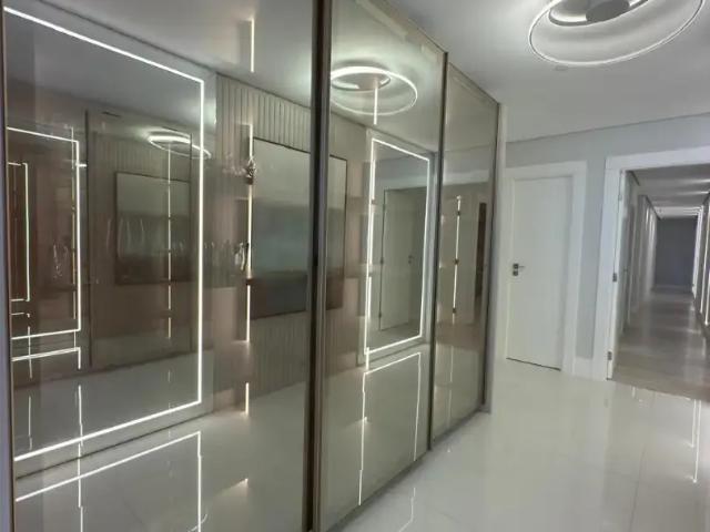 Apartamento para Venda em Balneário Camboriú/SC Centro 6 Quartos