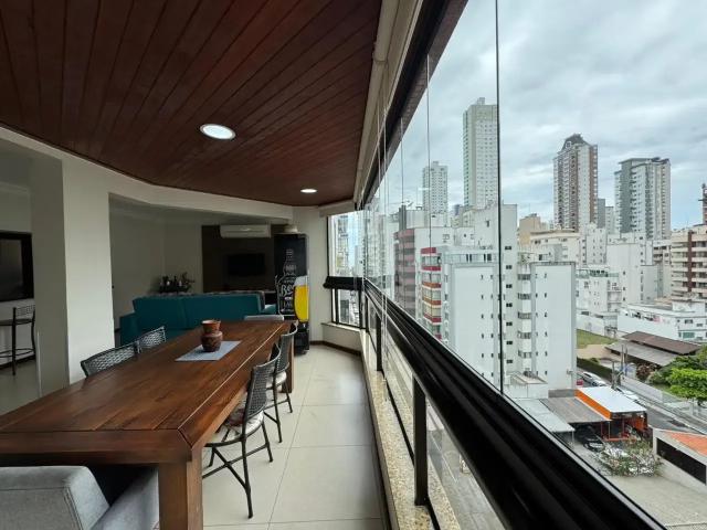 Apartamento para Venda em Balneário Camboriú/SC Centro 3 Quartos