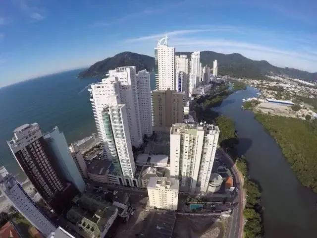 Apartamento para Venda em Balneário Camboriú/SC Centro 1 Quartos