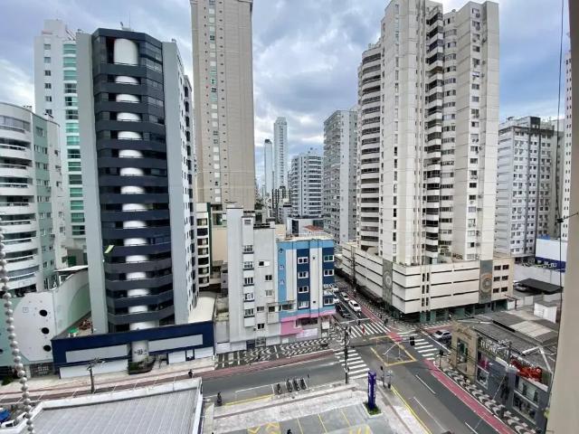 Apartamento para Venda em Balneário Camboriú/SC Centro 2 Quartos
