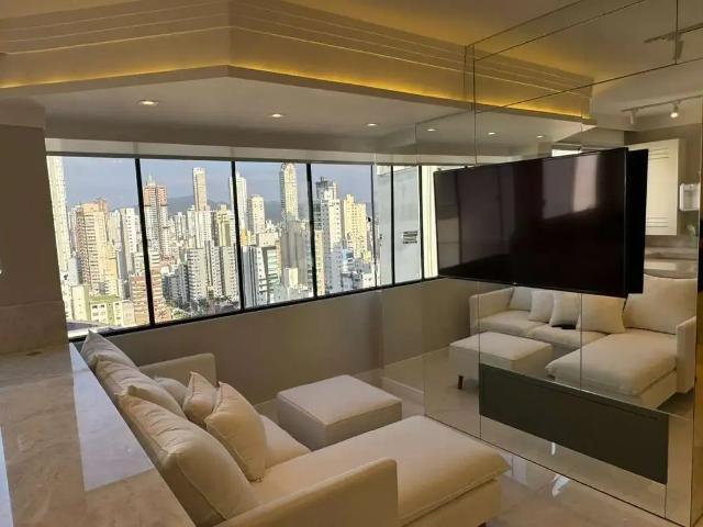 Apartamento para Venda em Balneário Camboriú/SC Centro 2 Quartos