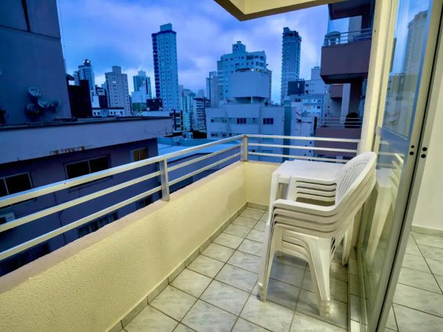 Apartamento para Venda em Balneário Camboriú/SC Centro 2 Quartos