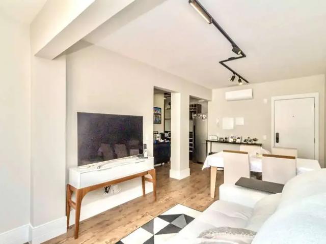 Apartamento para Venda em Balneário Camboriú/SC Centro 2 Quartos