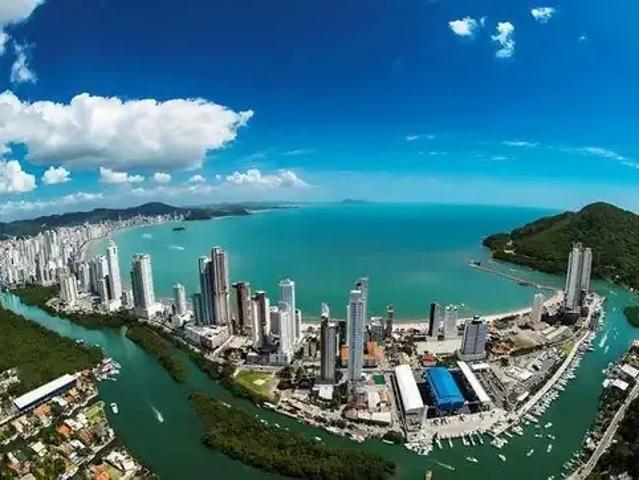 Apartamento para Venda em Balneário Camboriú/SC Centro 2 Quartos