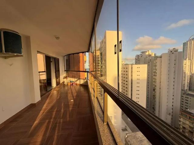Apartamento para Venda em Balneário Camboriú/SC Centro 3 Quartos