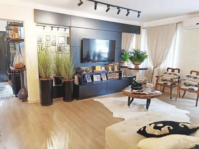 Apartamento para Venda em Balneário Camboriú/SC Centro 3 Quartos