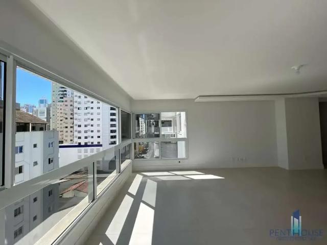 Apartamento para Venda em Balneário Camboriú/SC Centro 3 Quartos