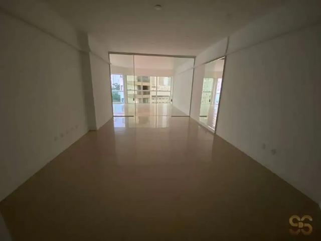 Apartamento para Venda em Balneário Camboriú/SC Centro 3 Quartos