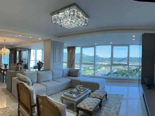 Apartamento para Venda em Balneário Camboriú/SC Centro 3 Quartos