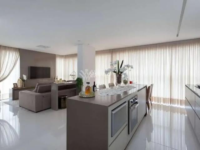 Apartamento para Venda em Balneário Camboriú/SC Centro 3 Quartos