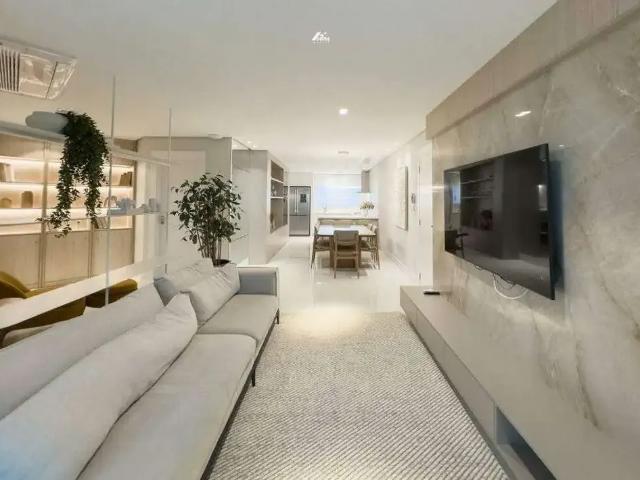 Apartamento para Venda em Balneário Camboriú/SC Centro 3 Quartos
