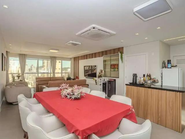 Apartamento para Venda em Balneário Camboriú/SC Centro 3 Quartos