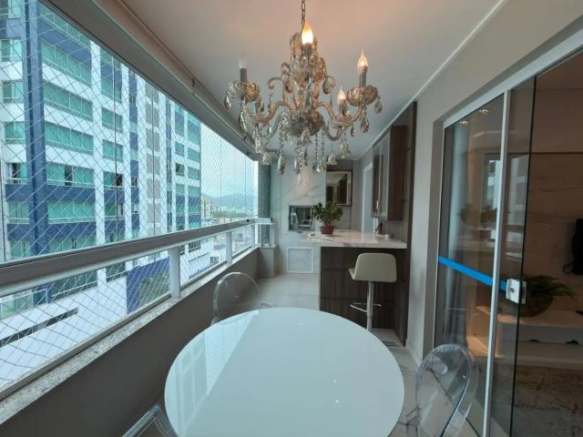 Apartamento para Venda em Balneário Camboriú/SC Centro 3 Quartos