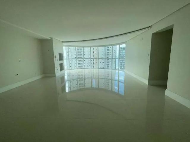 Apartamento para Venda em Balneário Camboriú/SC Centro 3 Quartos