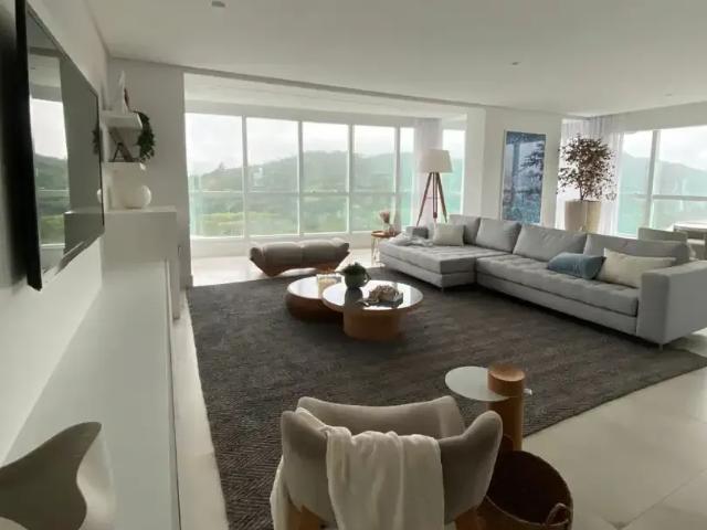 Apartamento para Venda em Balneário Camboriú/SC Centro 3 Quartos
