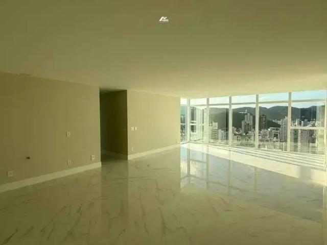 Apartamento para Venda em Balneário Camboriú/SC Centro 3 Quartos