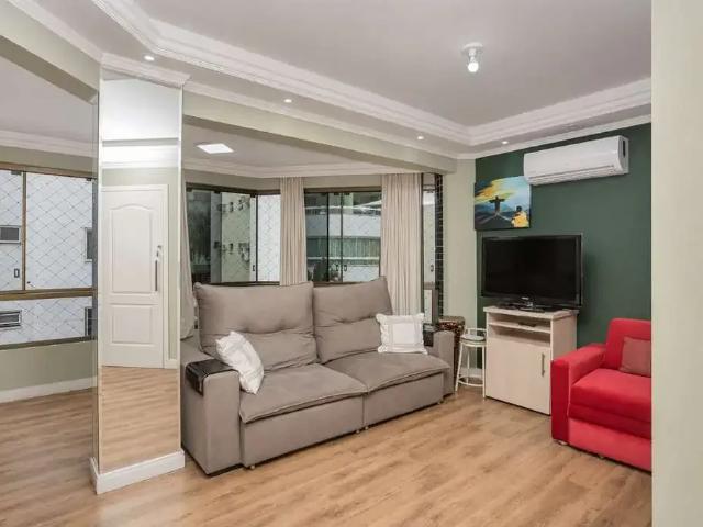 Apartamento para Venda em Balneário Camboriú/SC Centro 3 Quartos