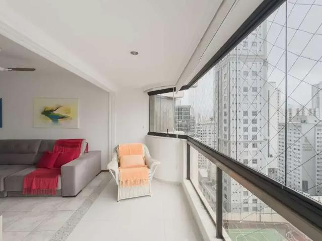 Apartamento para Venda em Balneário Camboriú/SC Centro 3 Quartos
