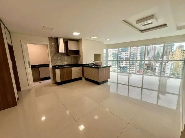 Apartamento para Venda em Balneário Camboriú/SC Centro 3 Quartos