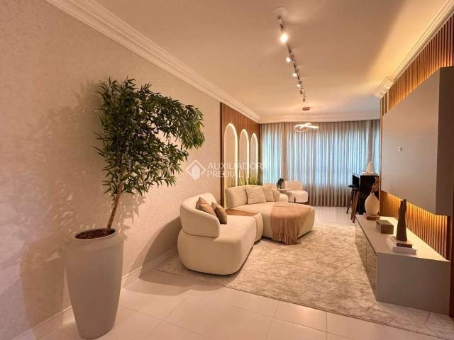 Apartamento para Venda em Balneário Camboriú/SC Centro 3 Quartos