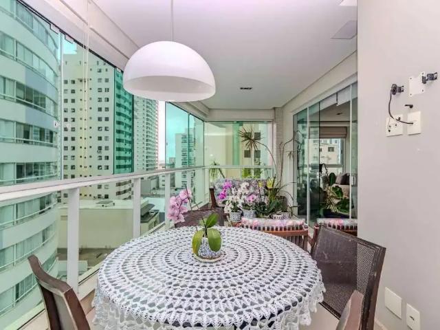 Apartamento para Venda em Balneário Camboriú/SC Centro 3 Quartos