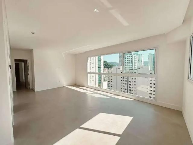 Apartamento para Venda em Balneário Camboriú/SC Centro 3 Quartos