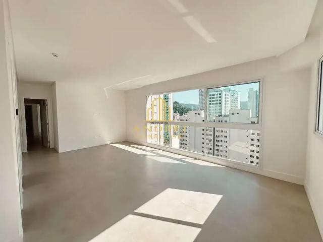 Apartamento para Venda em Balneário Camboriú/SC Centro 3 Quartos