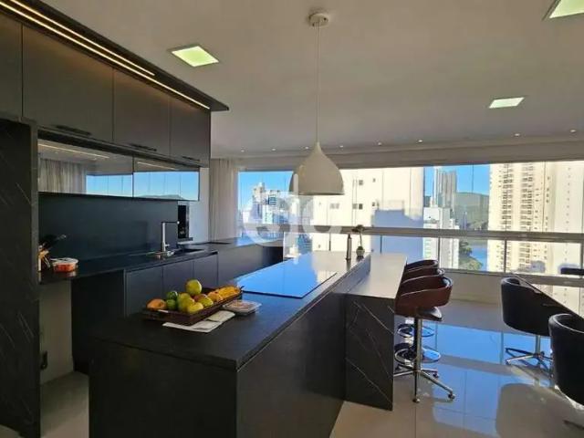 Apartamento para Venda em Balneário Camboriú/SC Centro 3 Quartos