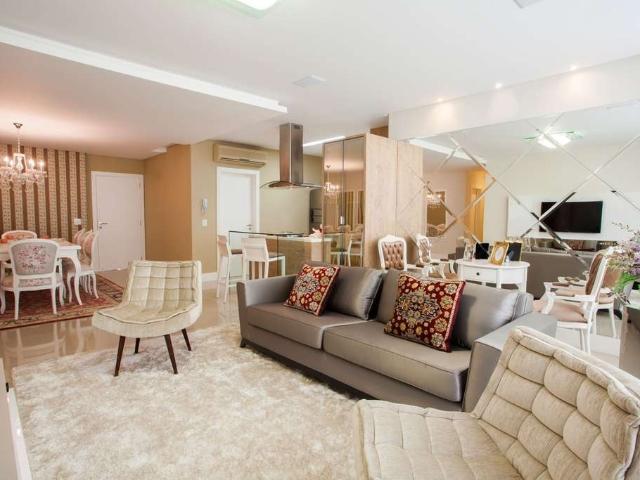 Apartamento para Venda em Balneário Camboriú/SC Centro 3 Quartos