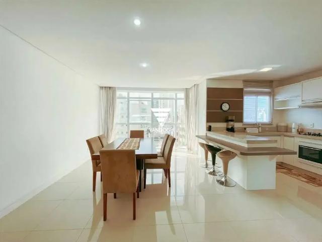 Apartamento para Venda em Balneário Camboriú/SC Centro 3 Quartos