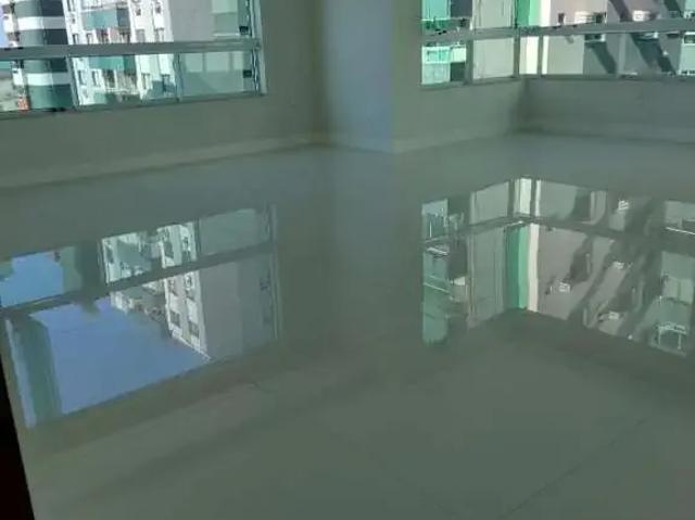 Apartamento para Venda em Balneário Camboriú/SC Centro 3 Quartos