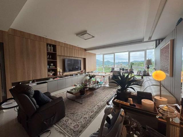 Apartamento para Venda em Balneário Camboriú/SC Centro 4 Quartos