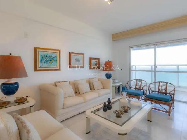 Apartamento para Venda em Balneário Camboriú/SC Centro 3 Quartos
