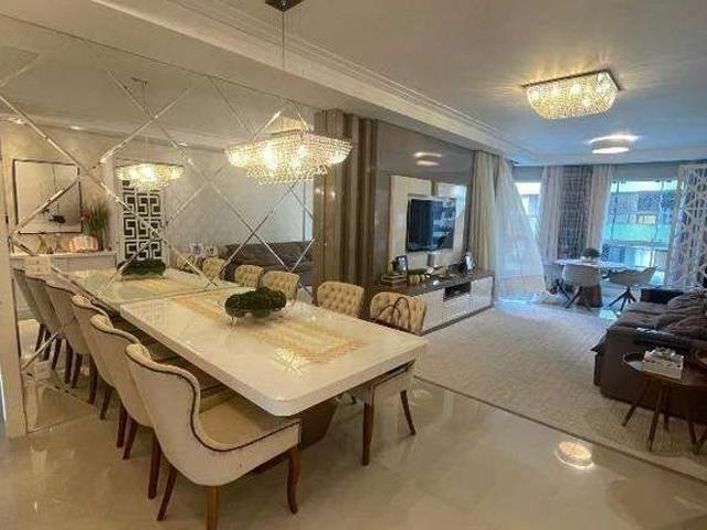 Apartamento para Venda em Balneário Camboriú/SC Centro 3 Quartos