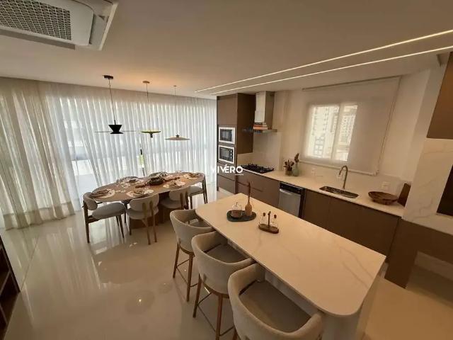 Apartamento para Venda em Balneário Camboriú/SC Centro 3 Quartos