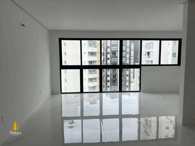 Apartamento para Venda em Balneário Camboriú/SC Centro 3 Quartos