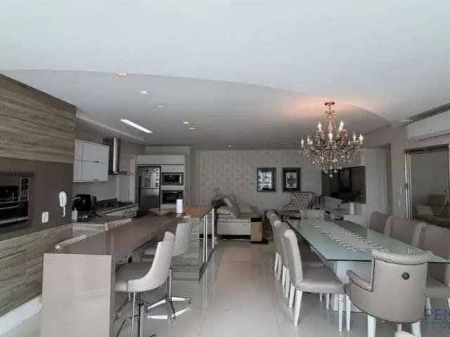 Apartamento para Venda em Balneário Camboriú/SC Centro 3 Quartos