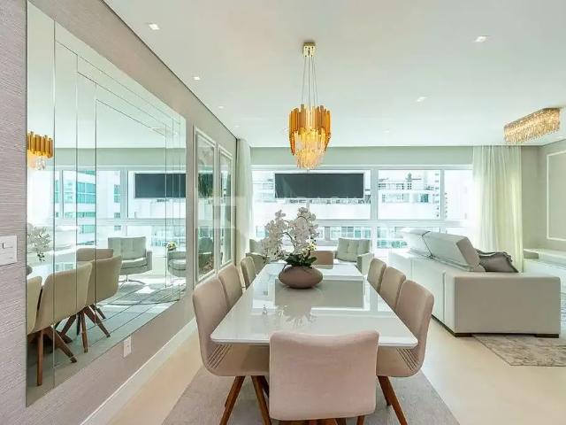 Apartamento para Venda em Balneário Camboriú/SC Centro 3 Quartos