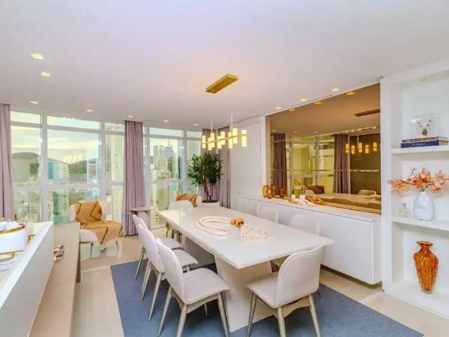 Apartamento para Venda em Balneário Camboriú/SC Centro 3 Quartos