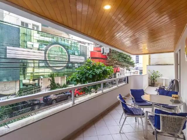 Apartamento para Venda em Balneário Camboriú/SC Centro 3 Quartos