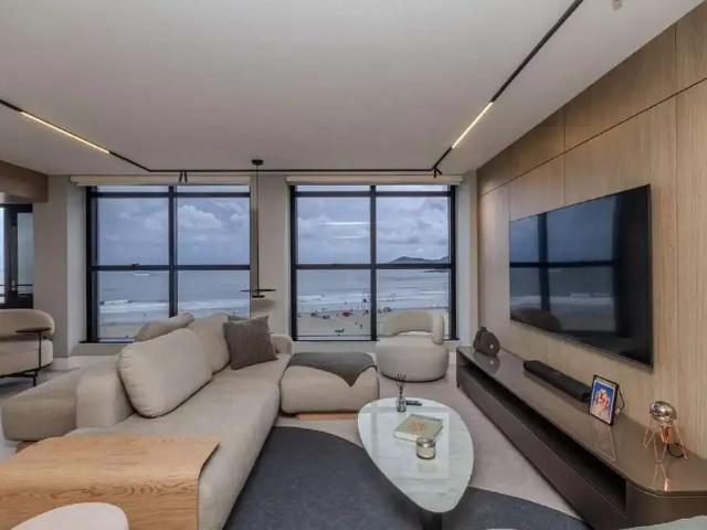 Apartamento para Venda em Balneário Camboriú/SC Centro 3 Quartos