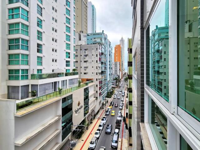 Apartamento para Venda em Balneário Camboriú/SC Centro 3 Quartos