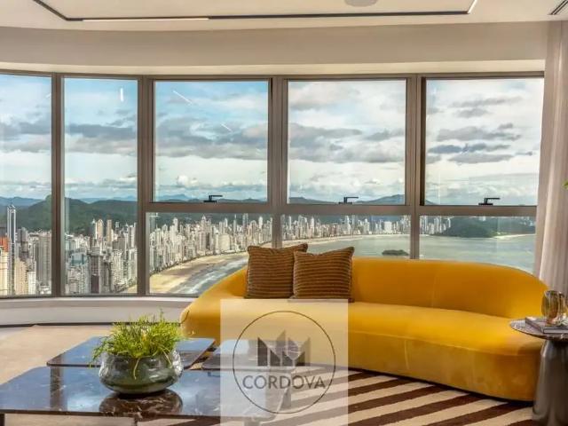 Apartamento para Venda em Balneário Camboriú/SC Centro 3 Quartos