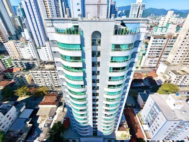 Apartamento para Venda em Balneário Camboriú/SC Centro 3 Quartos