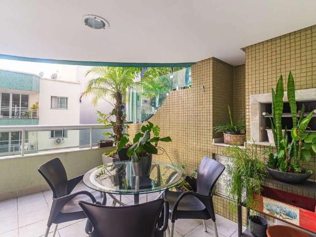 Apartamento para Venda em Balneário Camboriú/SC Centro 3 Quartos