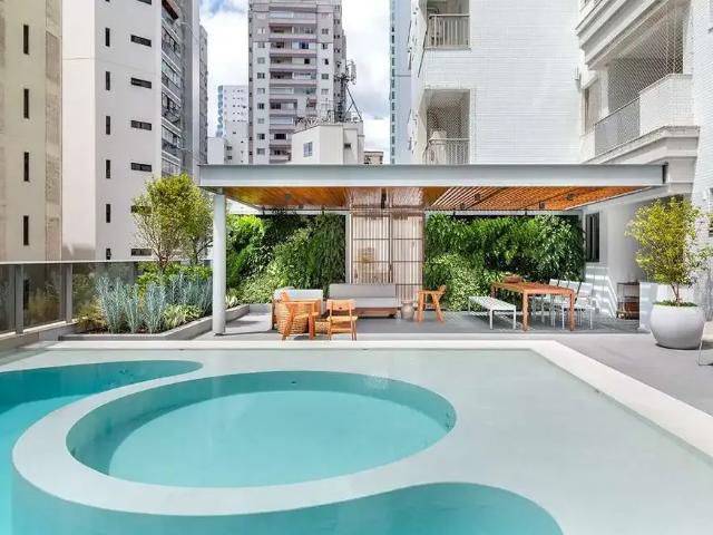 Apartamento para Venda em Balneário Camboriú/SC Centro 3 Quartos