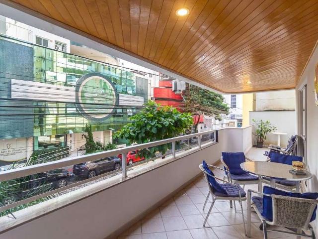 Apartamento para Venda em Balneário Camboriú/SC Centro 3 Quartos