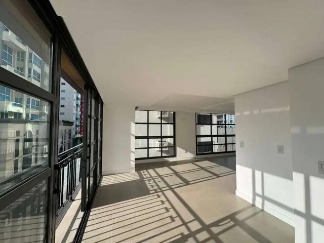 Apartamento para Venda em Balneário Camboriú/SC Centro 3 Quartos