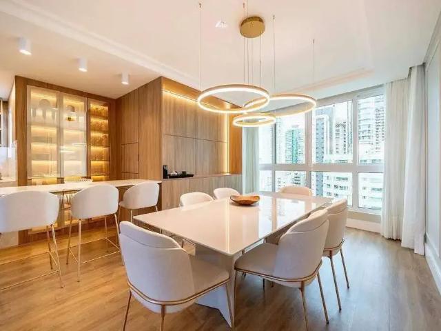Apartamento para Venda em Balneário Camboriú/SC Centro 3 Quartos